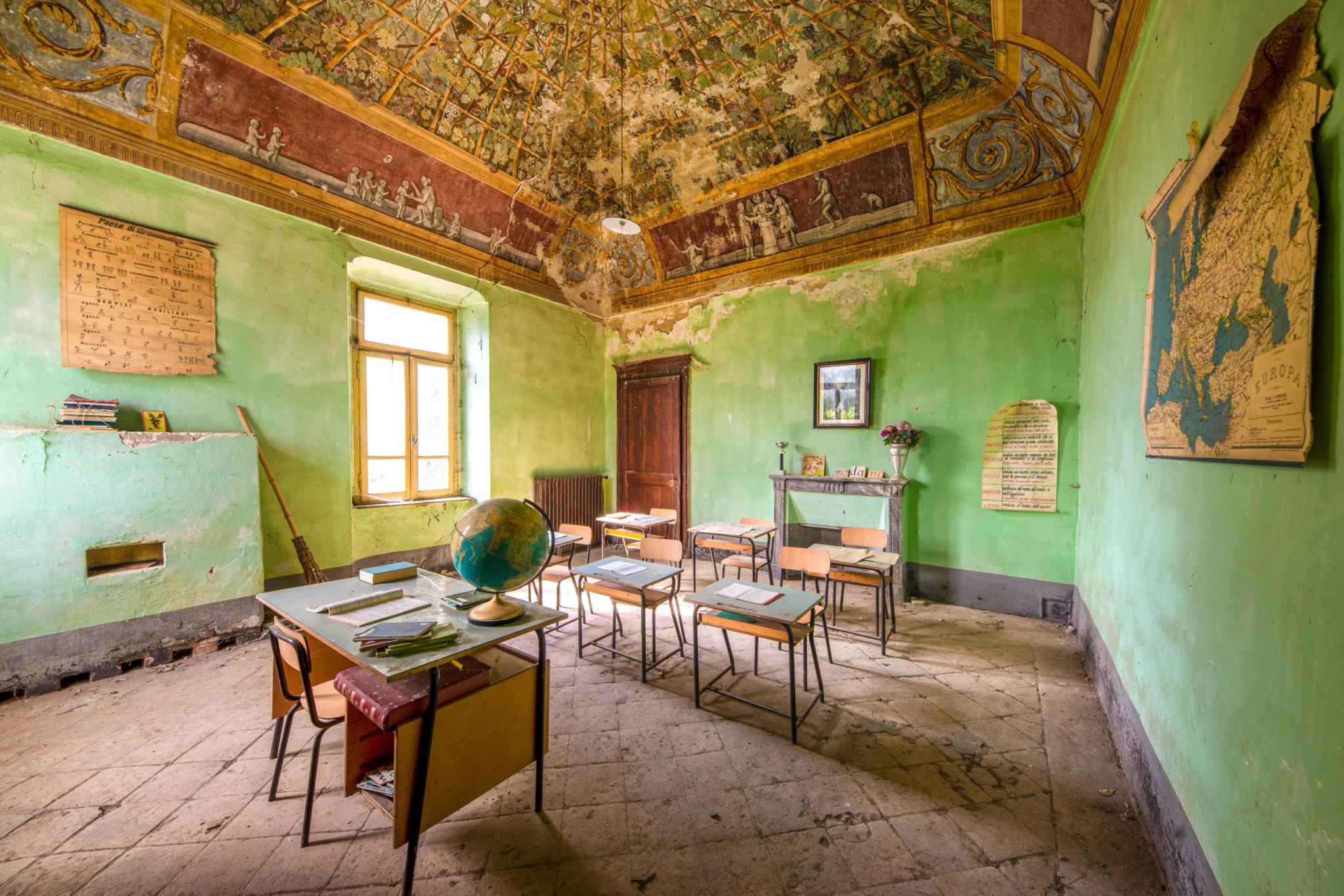 scuola elementare Kunstdruck Italien | Lost Places Shop